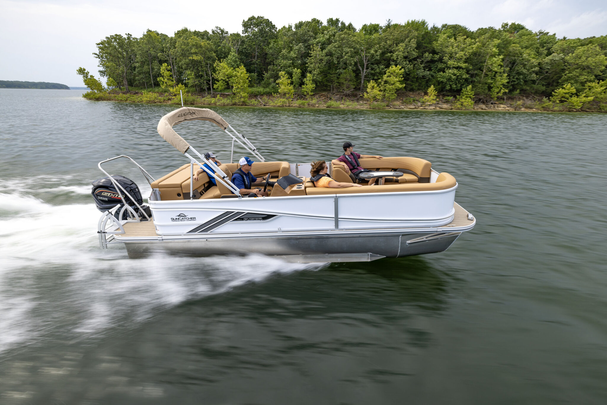 Fusion Series Features - SunCatcher Pontoons